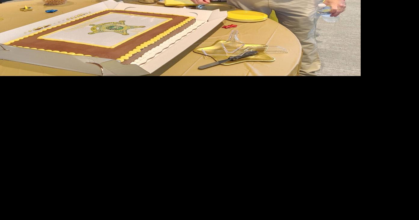 Landon Dean honored at retirement party | News | thecouriertimes.com