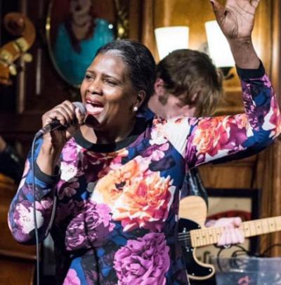 See Trish Crowe in outdoor concert Thursday | News | thecouriertimes.com