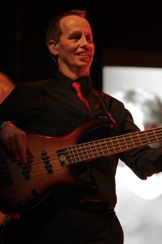 Hometown fans followed Ellis | Lifestyles | thedailynewsonline.com