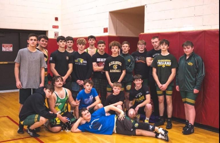 H.S. BOYS WRESTLING: Alexander/Pembroke takes win, Perry ties Y/P at ...