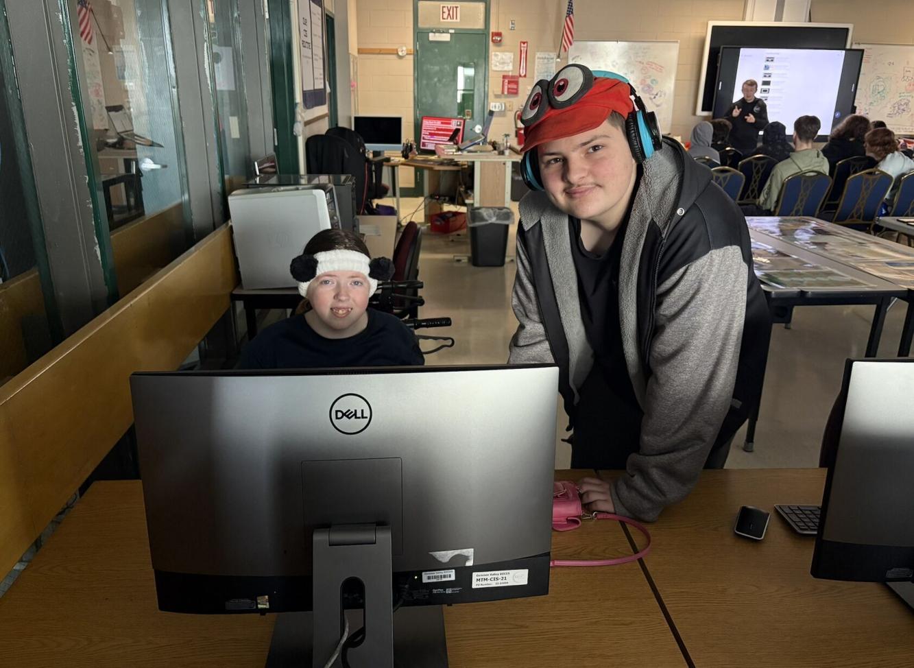 CIS students team up with auto body class for innovative resume project ...