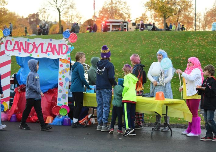 PHOTOS: Pumpkin Walk at Perry Elementary School | Top Story ...