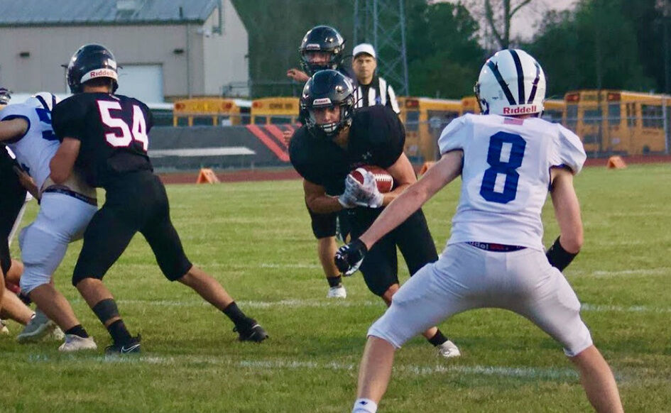 H.S. FOOTBALL: Le Roy trounces Bath-Haverling to give Humphrey first ...