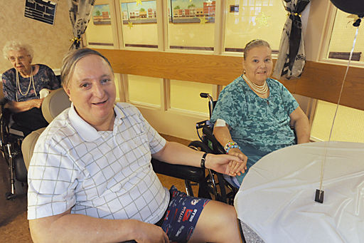 Photos: Senior Prom | News | thedailynewsonline.com