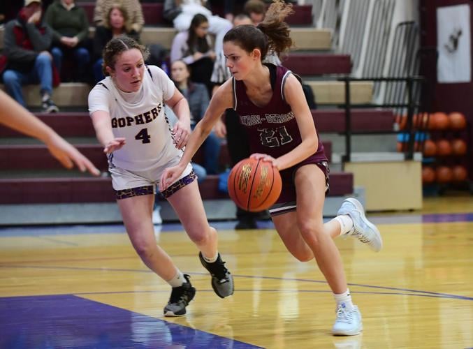 H.S. BASKETBALL: B-B girls hold on to defeat Pavilion, York girls ...