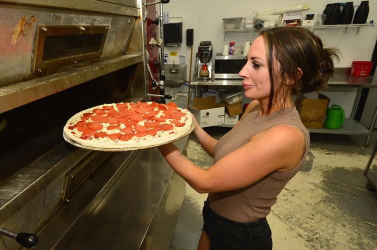 Pizanos pizzeria thrives in Warsaw | News | thedailynewsonline.com