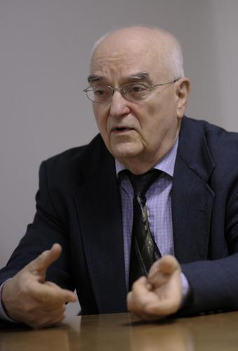 Election 2020: Libertarian candidate Glogowski campaigning against ...