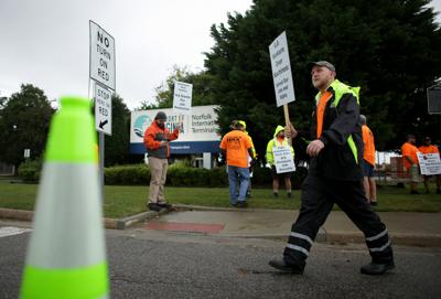 US dockworkers agree to suspend strike until Jan. 15 | News ...