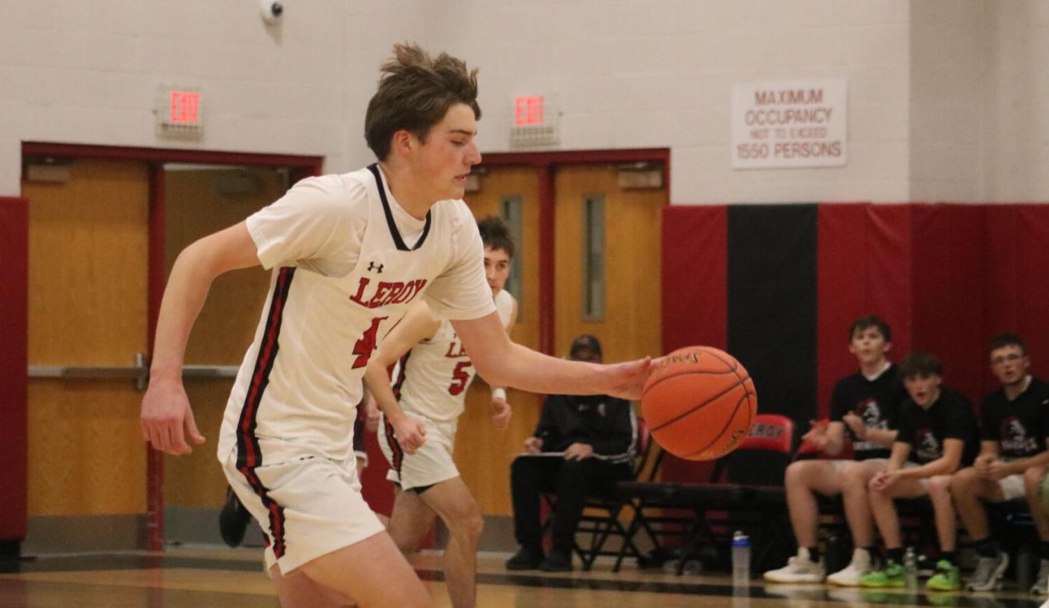 H.S. BOYS BASKETBALL: Le Roy picks up tournament win behind double ...