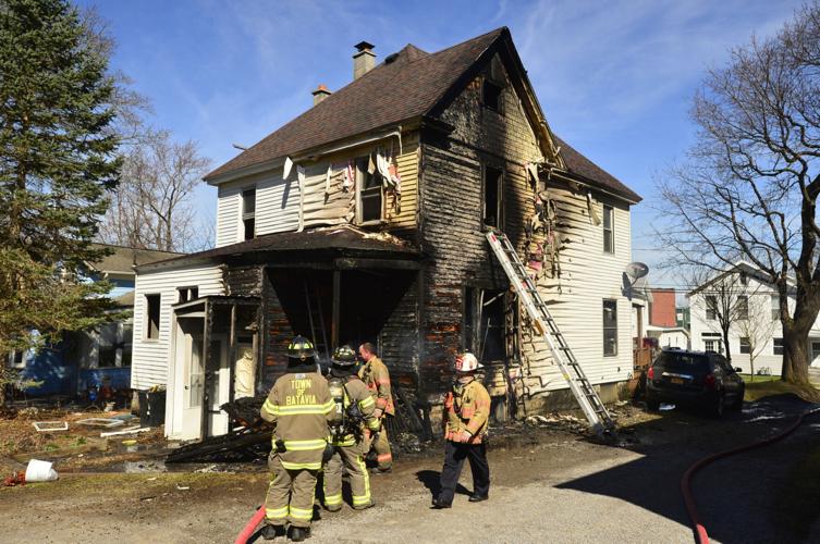 WATCH: (UPDATE) Residents safe after Maple Street house fire; Nine pets ...