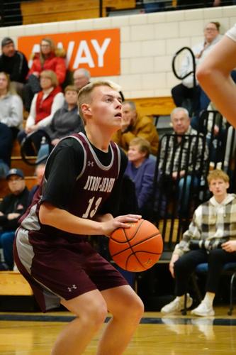 H.S. BOYS BASKETBALL ROUNDUP: B-B rallies behind DiQuattro; Hepler ...