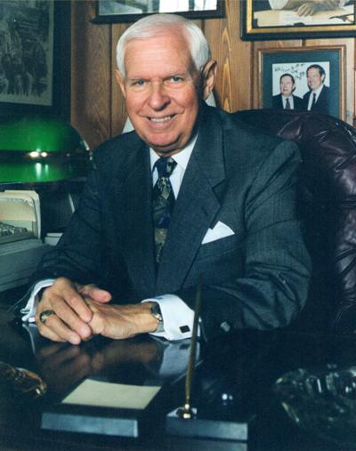 Longtime Medina publisher, community booster Robert Waters dies at age ...