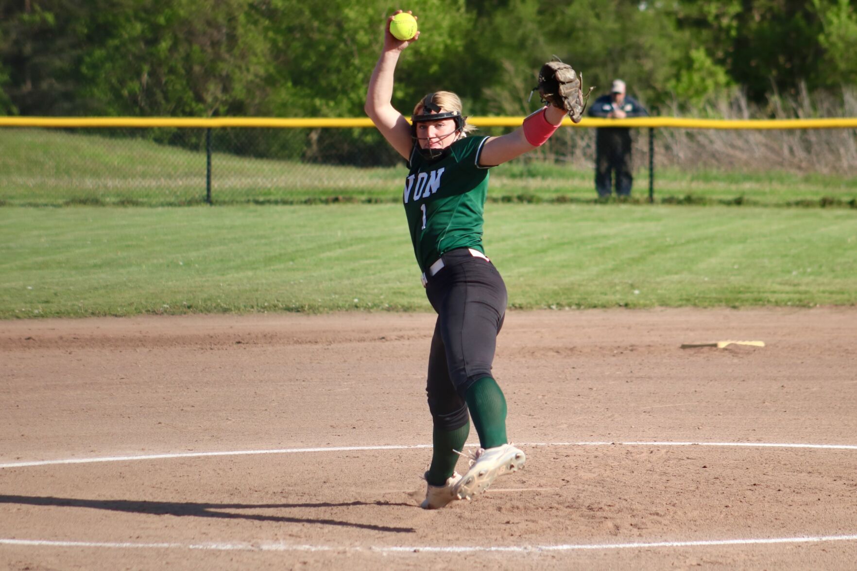 SEC. V SOFTBALL ROUNDUP: Crye dominates in the circle, Avon takes upset ...