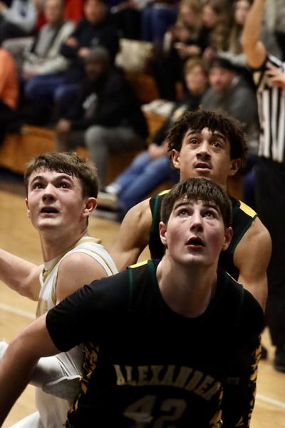 BOYS BASKETBALL: Alexander uses strong start to defeat depleted Notre ...