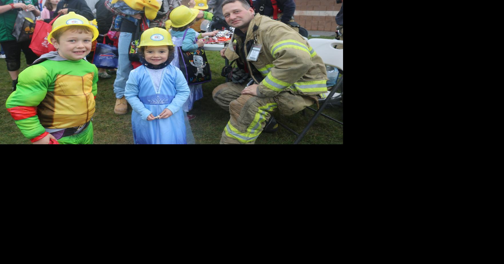 PHOTO GALLERY: Third annual Muckdogs Trick or Treat | News ...