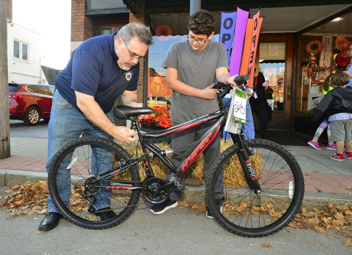 Ready to roll, again: Community effort replaces youth’s stolen bicycle ...