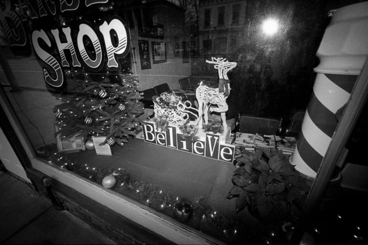 ‘Chance Encounters’ Perry photographer’s everyday images, and the ...