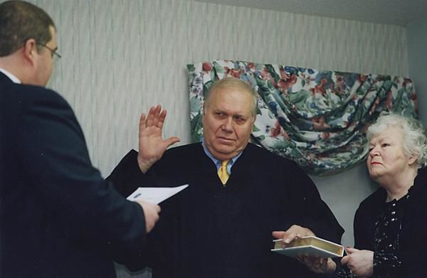 Photos: New judge in Gaines | News | thedailynewsonline.com