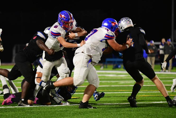 H.S. FOOTBALL: Medina rolls past Newfane to capture Class C North ...