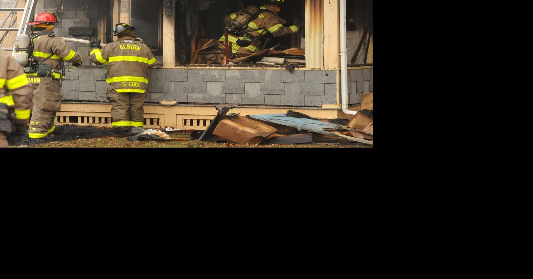 WATCH: Four firefighters escape rapidly-moving fire | Top Story ...
