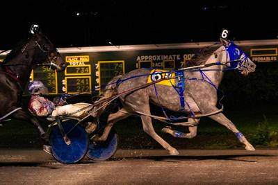 Rightfully Mine storms home to win Batavia feature | Sports ...