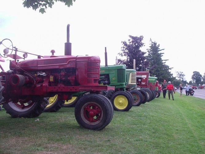Tractor drivers enjoy annual spin around Silver Lake | News ...