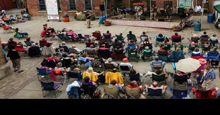 Dodging raindrops | | thedailynewsonline.com