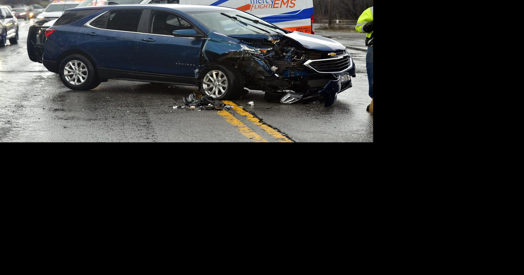 PHOTOS: Minor injuries in Batavia crash | News | thedailynewsonline.com