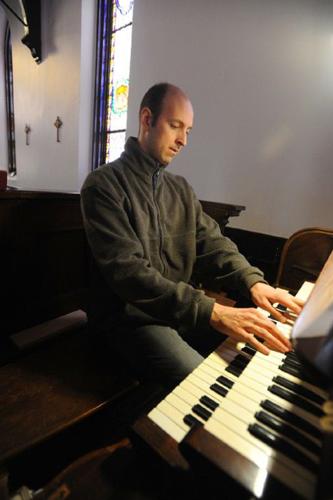 Organist brings world-class sound to Le Roy church recital | Lifestyles ...