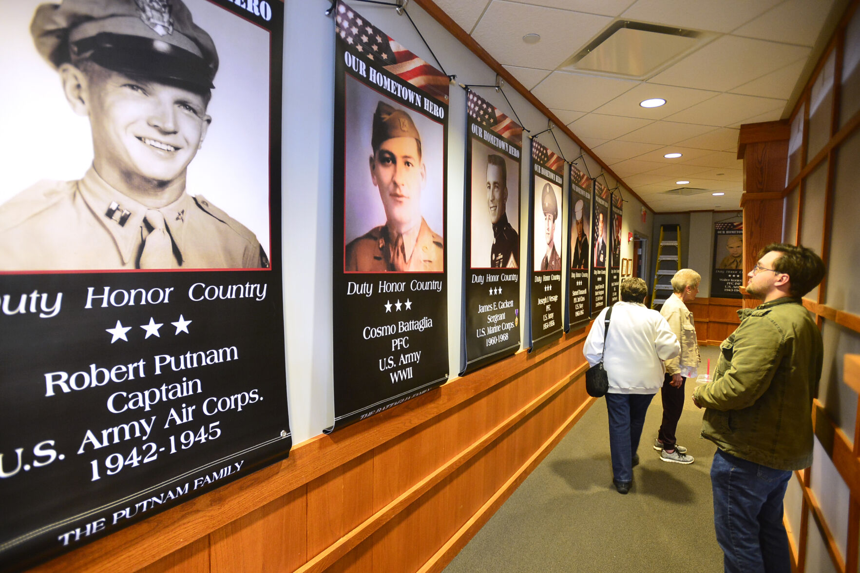 Honoring Hometown Heroes: Reception gives families a look at veterans ...