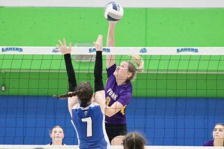 SEC. V GIRLS VOLLEYBALL: York rolls past Houghton, into 'D' FWR ...