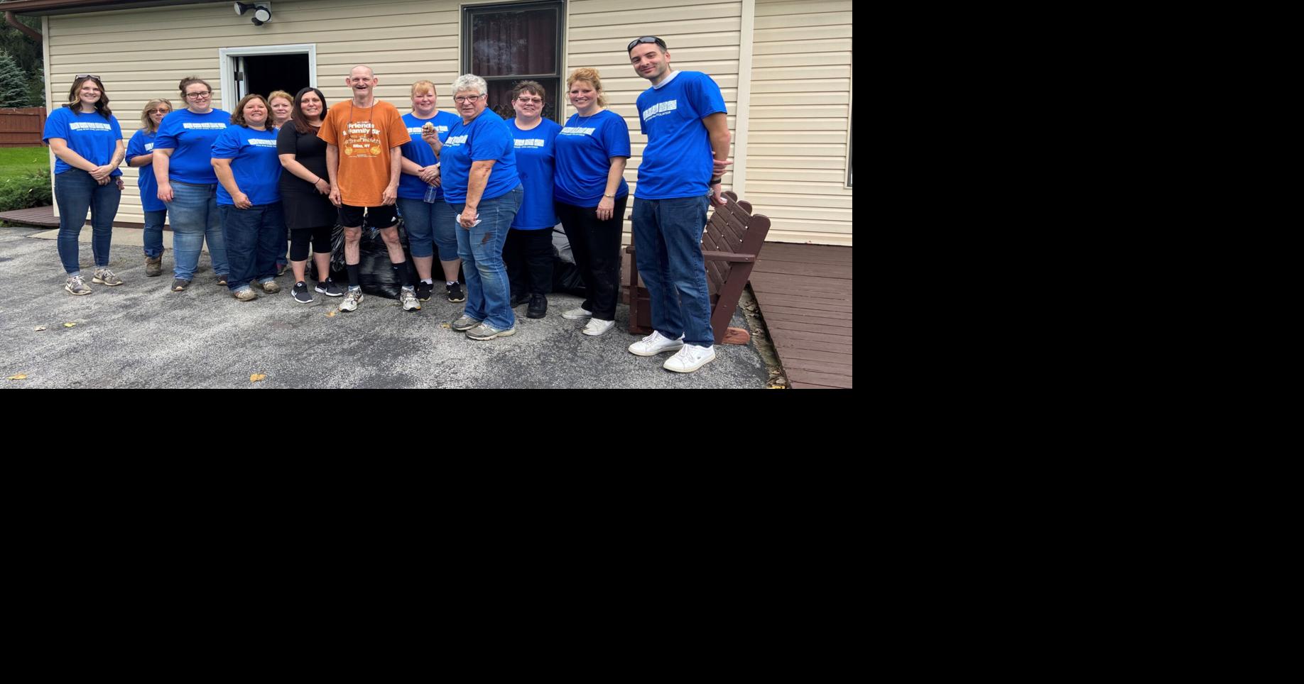 Five Star Bank volunteers aid Arc GLOW | Top Story | thedailynewsonline.com