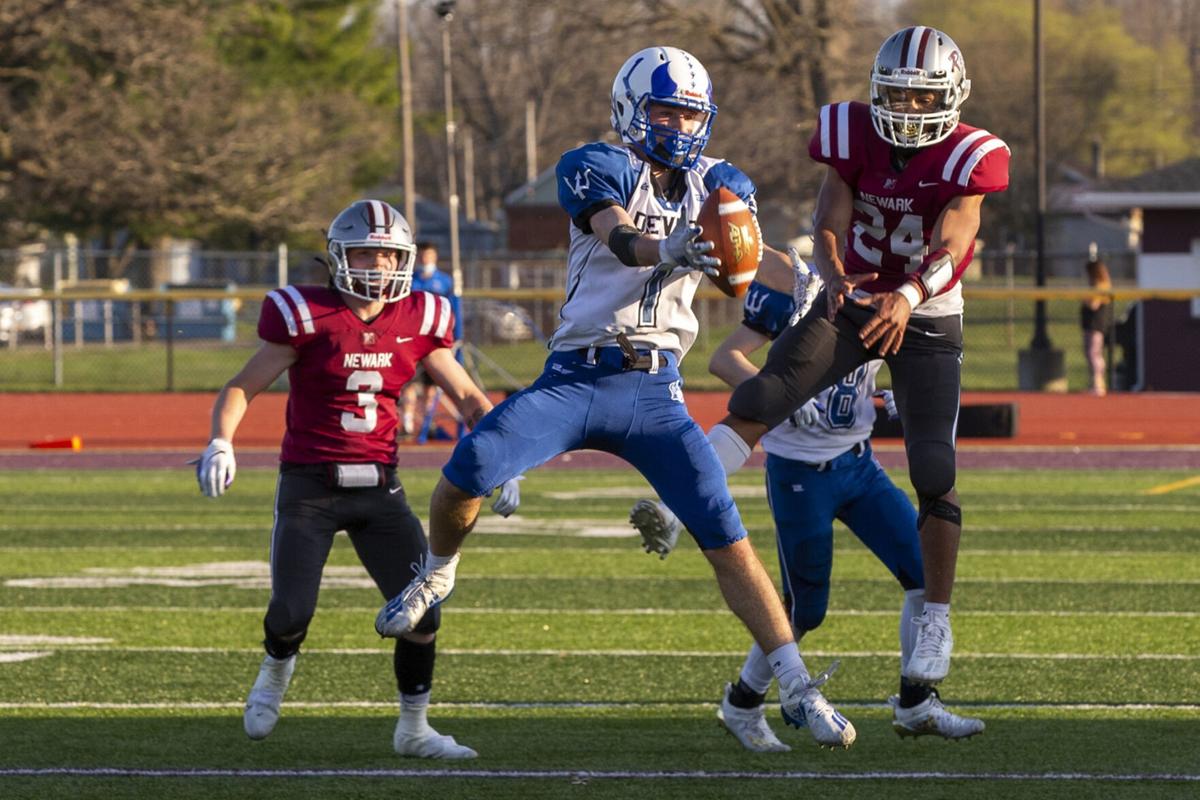 H.S. FOOTBALL: Batavia remains unbeaten with slim win over Newark ...