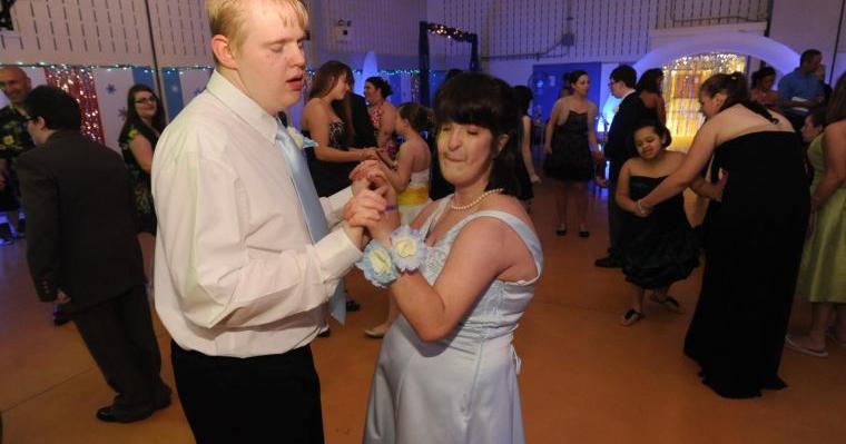 Blind_School_Prom_33.JPG | | thedailynewsonline.com