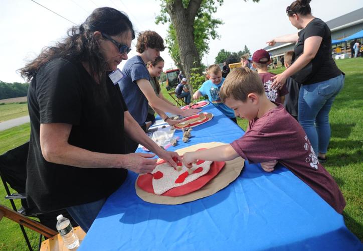 Kinderfarmin': Nearly 700 students visit Hildene Farms in Pavilion ...
