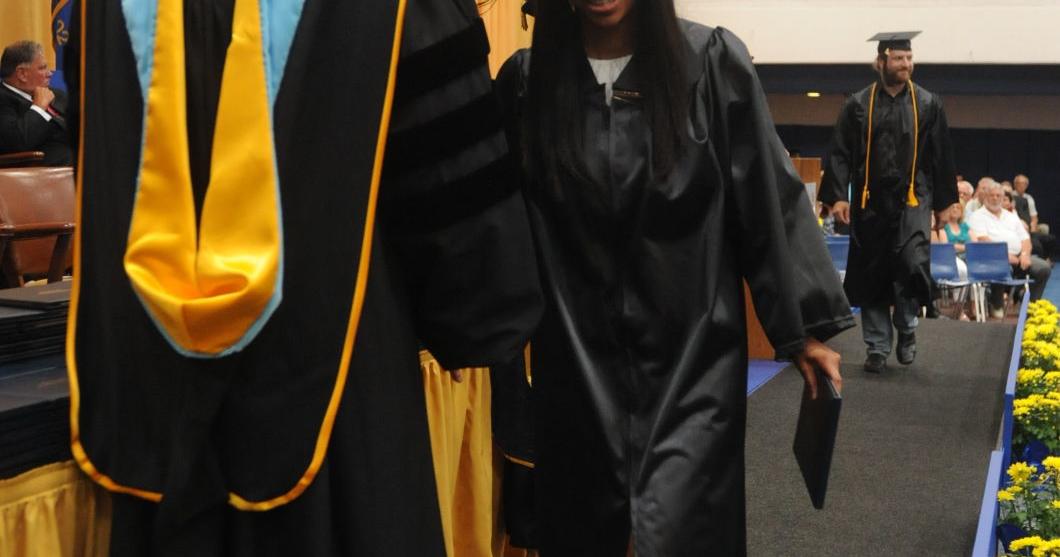 GCC_Graduation_242.JPG | | thedailynewsonline.com