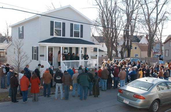 Habitat for Humanity dedicates seventh home | News | thedailynewsonline.com