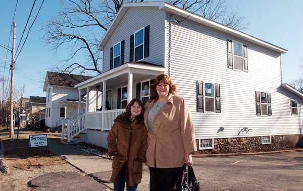 Habitat for Humanity dedicates seventh home | News | thedailynewsonline.com