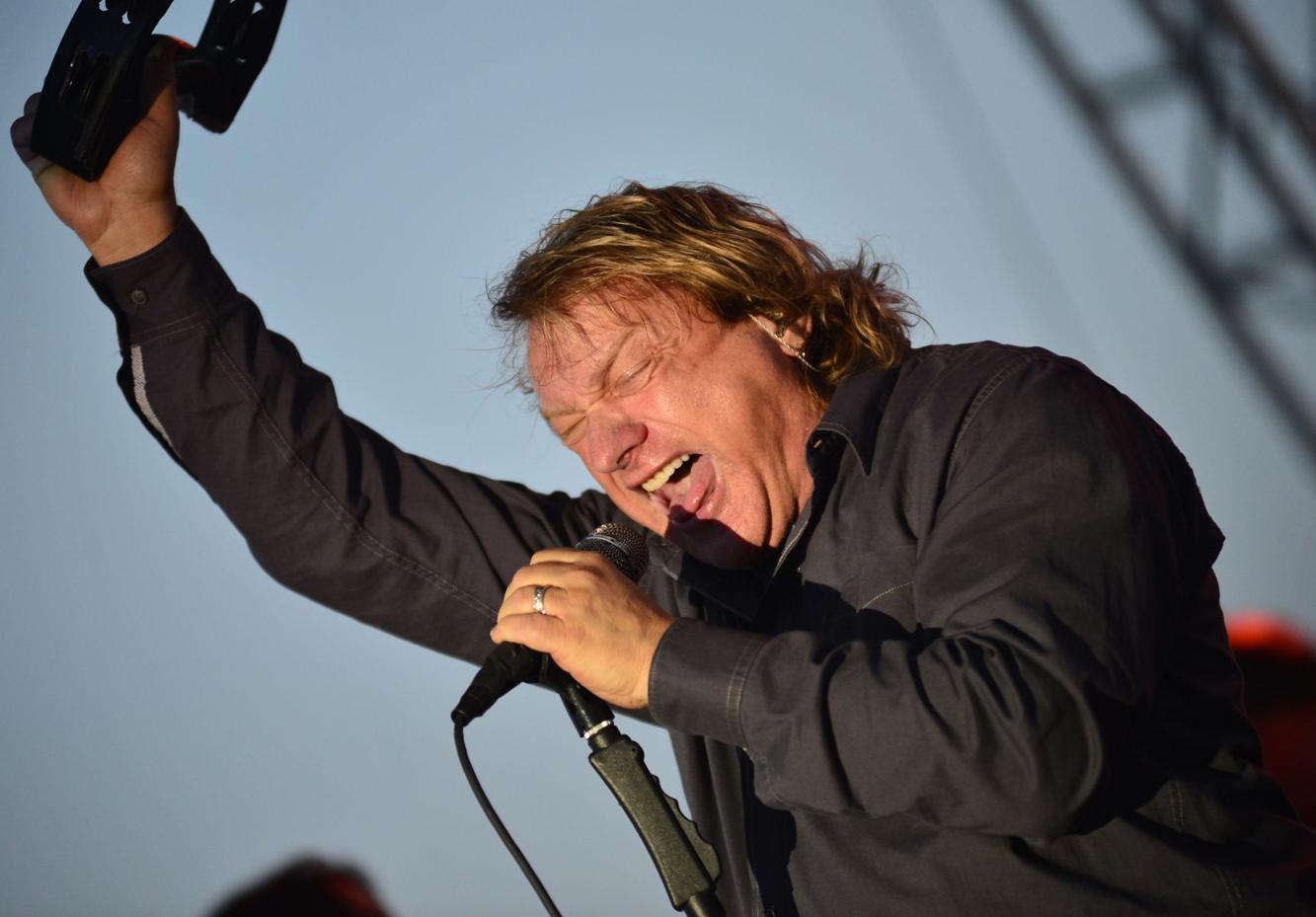 Foreigner releases previously unheard song featuring Lou Gramm ...