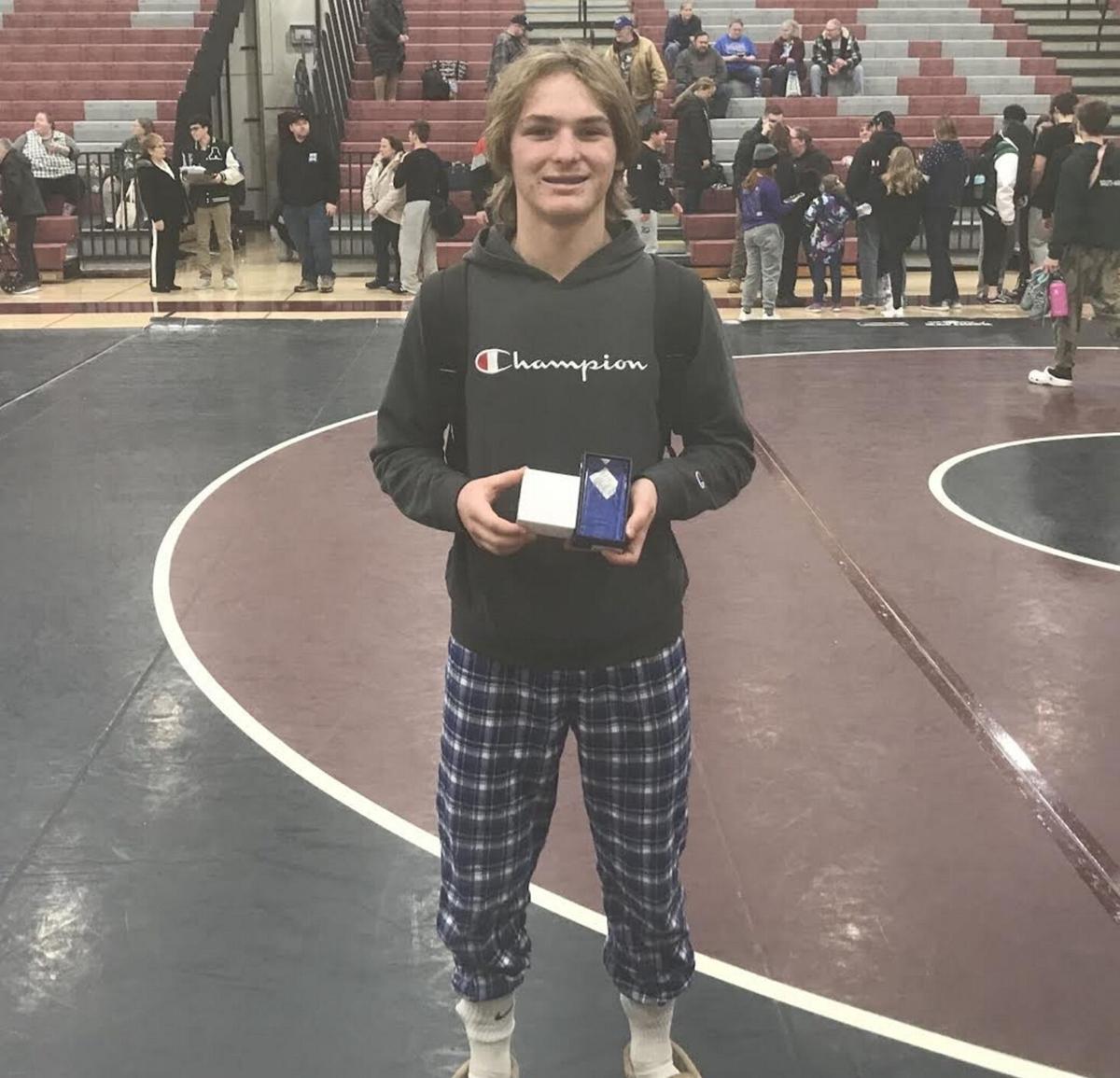 H.S. WRESTLING: Batavia’s Stewart earns title at Eastern States Classic ...