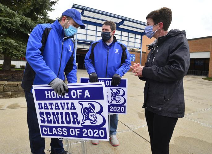 Let it ‘GLOW’: Caravan of teachers, parents and classmates deliver ...