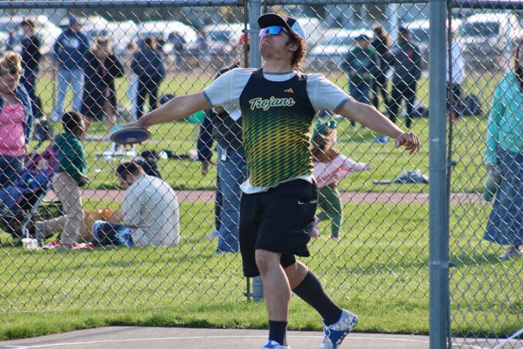 H.S. TRACK AND FIELD: Pembroke, Holley girls, B-B girls and boys sweep ...