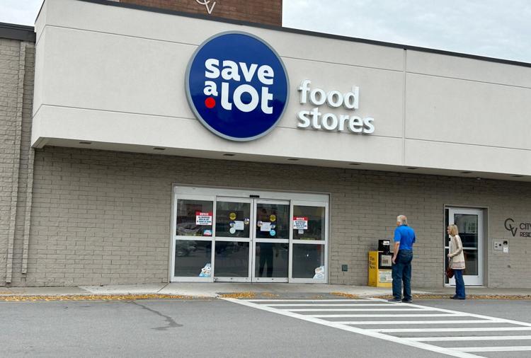 City says it's willing to assist with filling former Save-A-Lot | News ...