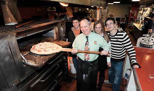 Le Roy bids farewell to Pontillo's Pizzeria -- a downtown fixture ...