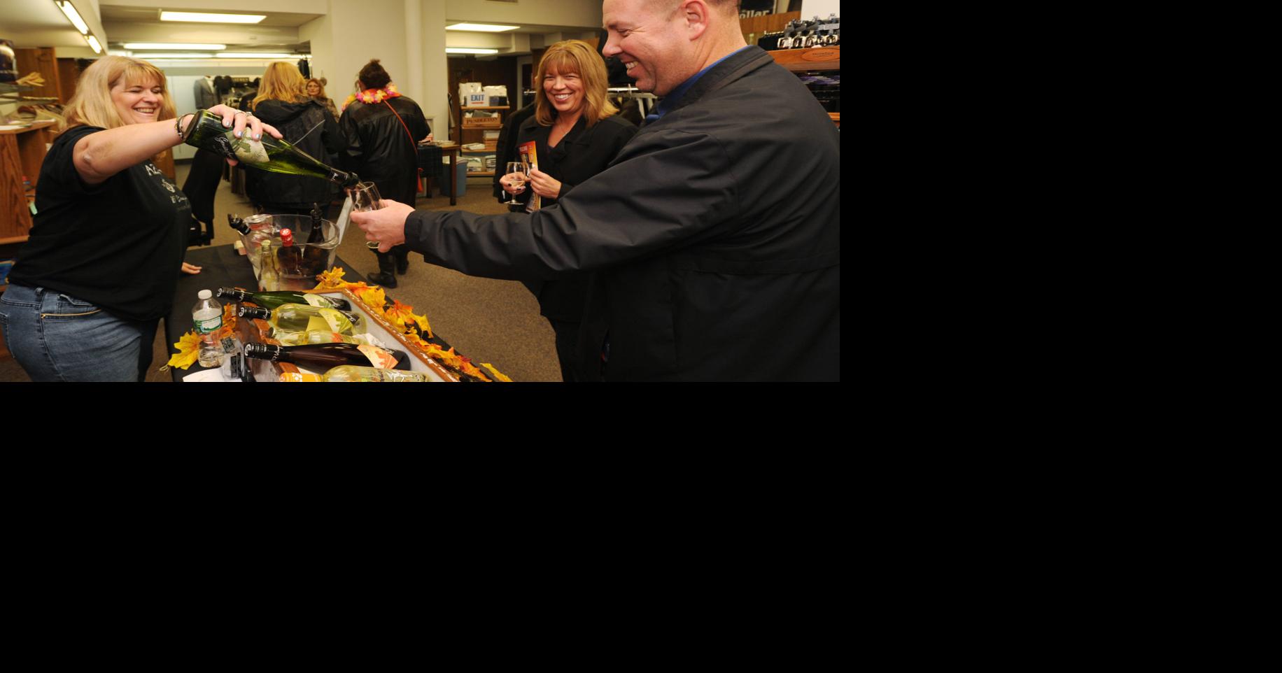 Batavia Wine Walk uncorks the crowds for downtown fun | News ...