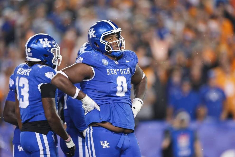 Bills trade up again, select Kentucky DT Deone Walker with No. 109 in ...