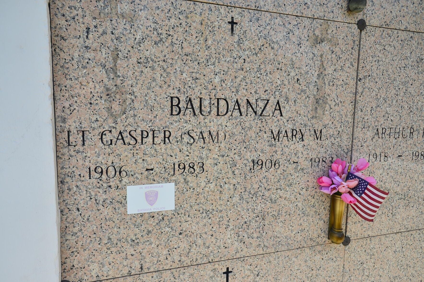 Honoring their fallen: Batavia police commemorate deceased retirees ...