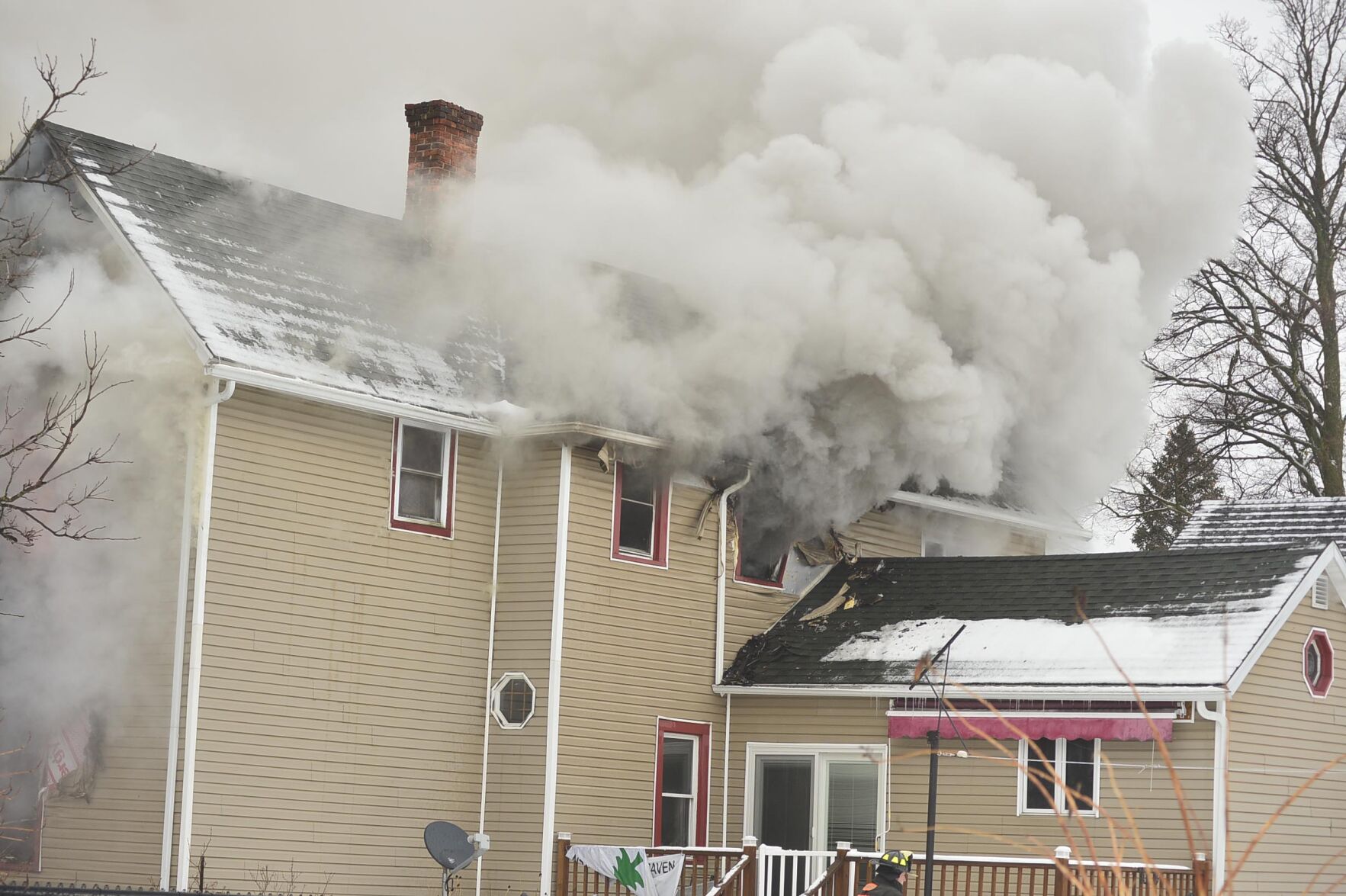 WATCH: Fast-moving fire causes extensive damage at Corfu residence ...