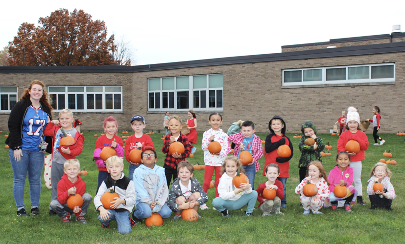 Oak Orchard students get a pumpkin patch | News | thedailynewsonline.com