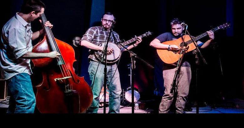 Evan Johns goes solo for tonight’s performance | Culture | thedaonline.com